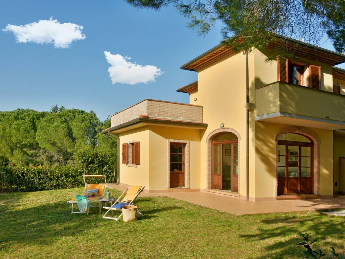 130 M² Accommodatie ∙ 2 Slaapkamers ∙ 6 Gasten - Cecina
