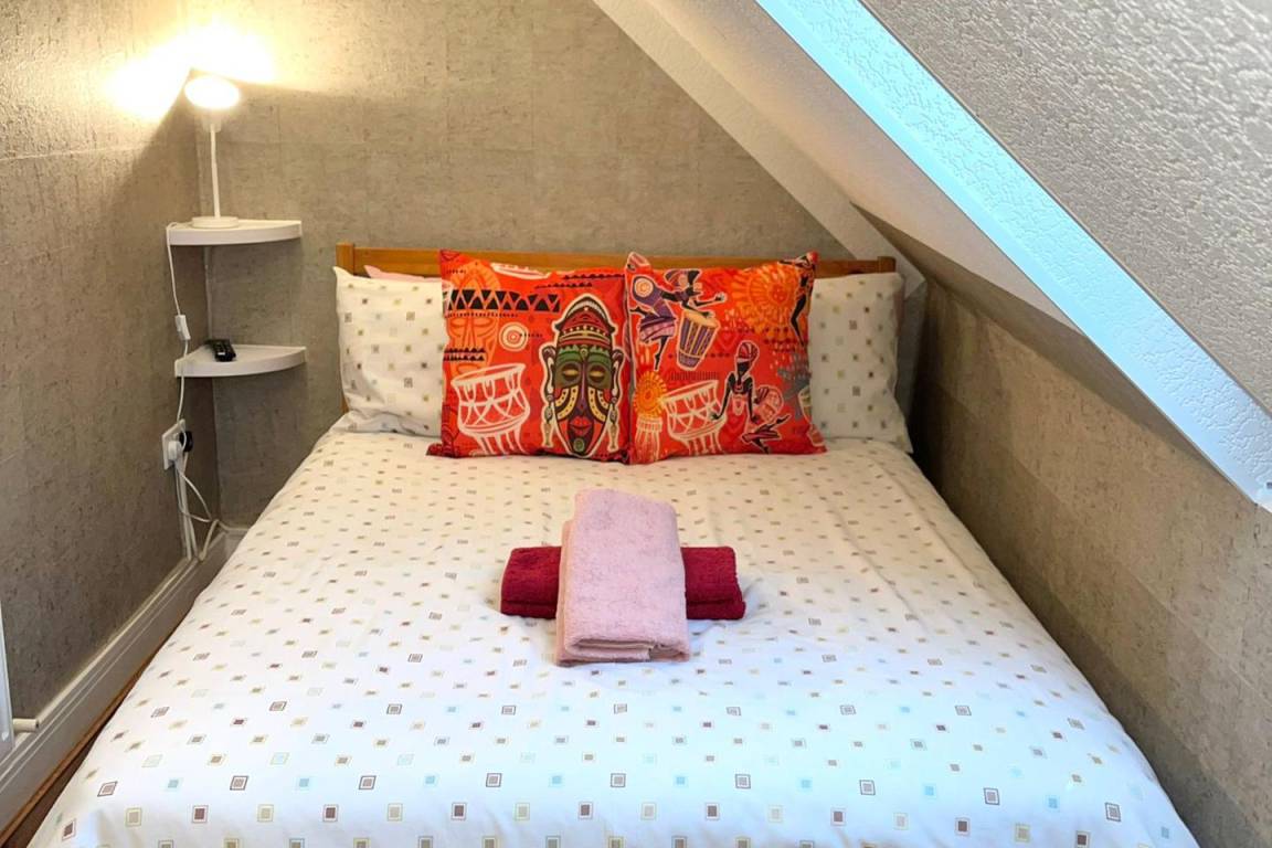 50 M² Apartament ∙ 1 Sypialnia ∙ 2 Gości - Dagenham