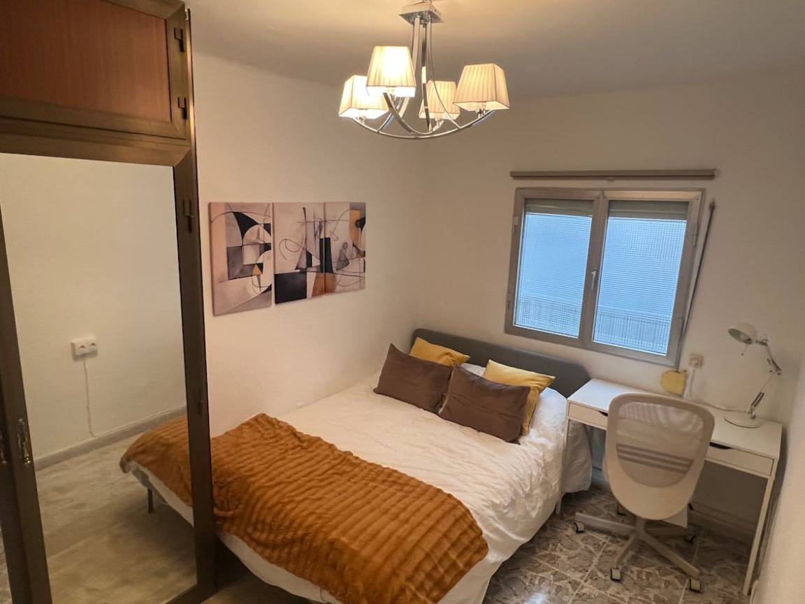 95 M² Private Room ∙ 1 Bedroom ∙ 5 Guests - Málaga