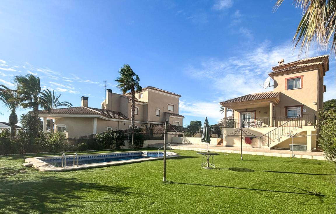 280 M² House ∙ 3 Bedrooms ∙ 6 Guests - Vera