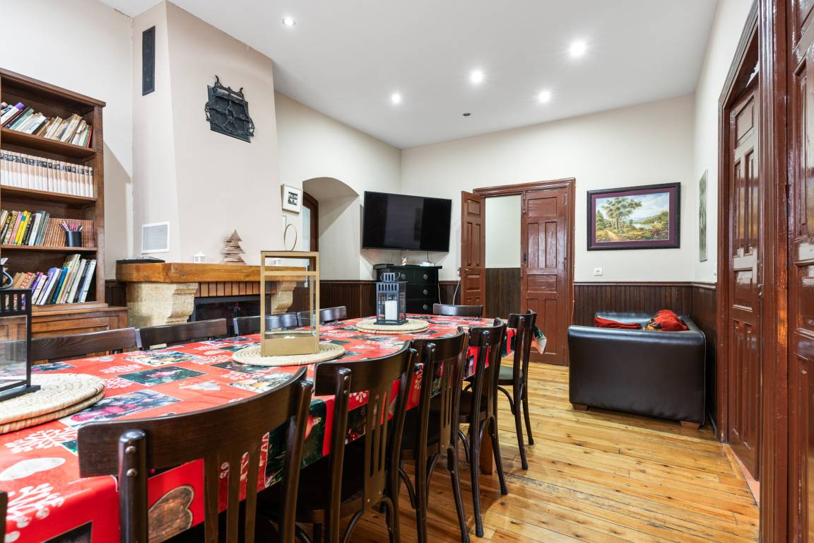 200 M² House ∙ 6 Bedrooms ∙ 12 Guests - Lena