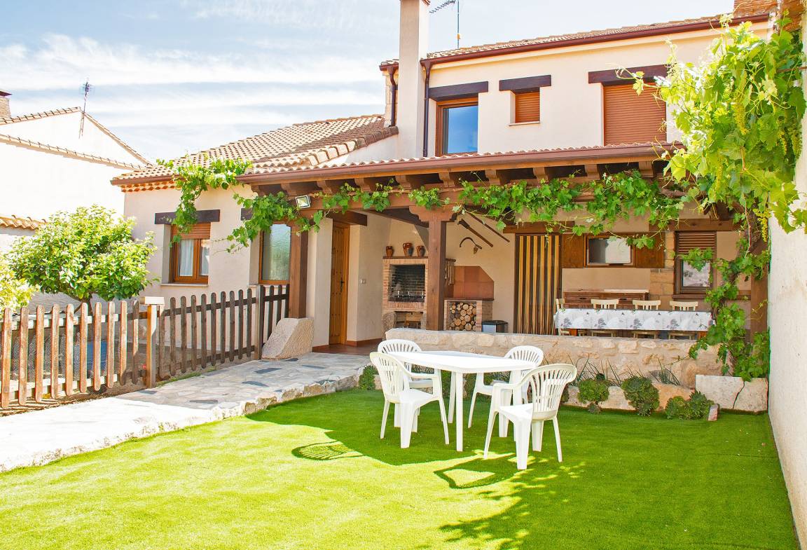 90 M² House ∙ 4 Bedrooms ∙ 10 Guests - Turégano