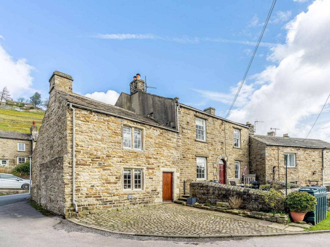Cottage ∙ 5 Bedrooms ∙ 10 Guests - Hawes