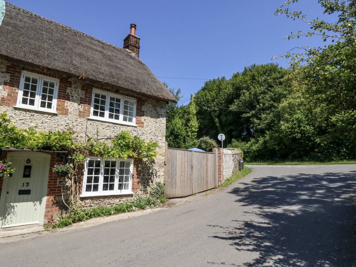 Cottage ∙ 2 Bedrooms ∙ 4 Guests - Dorchester
