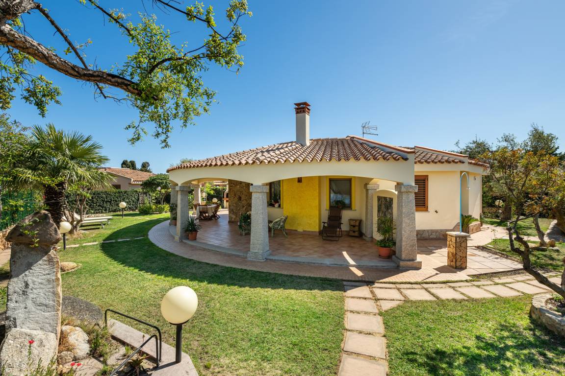 127 M² Maison De Vacances ∙ 3 Chambres ∙ 7 Personnes - Costa Rei