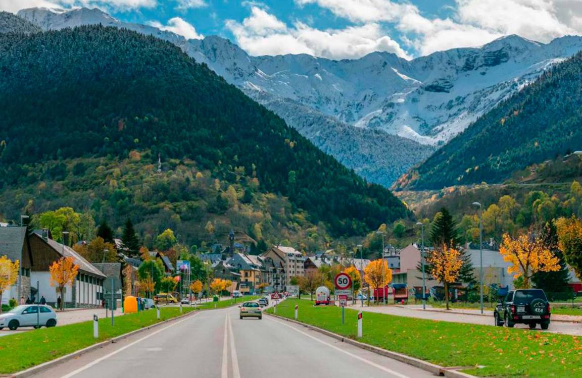 120 M² Apartamento ∙ 3 Quartos ∙ 6 Hóspedes - Vielha