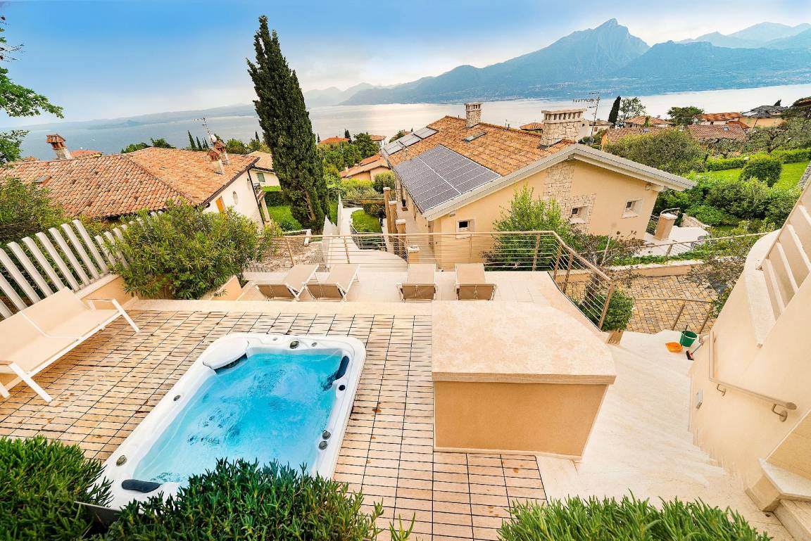 70 M² Ferienwohnung ∙ 2 Schlafzimmer ∙ 4 Gäste - Garda