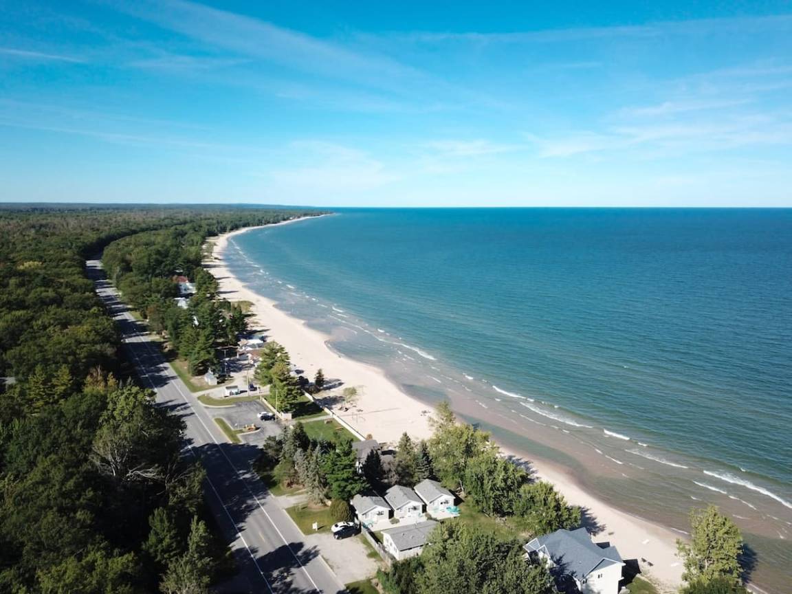 144 M² House ∙ 3 Bedrooms ∙ 8 Guests - Oscoda, MI