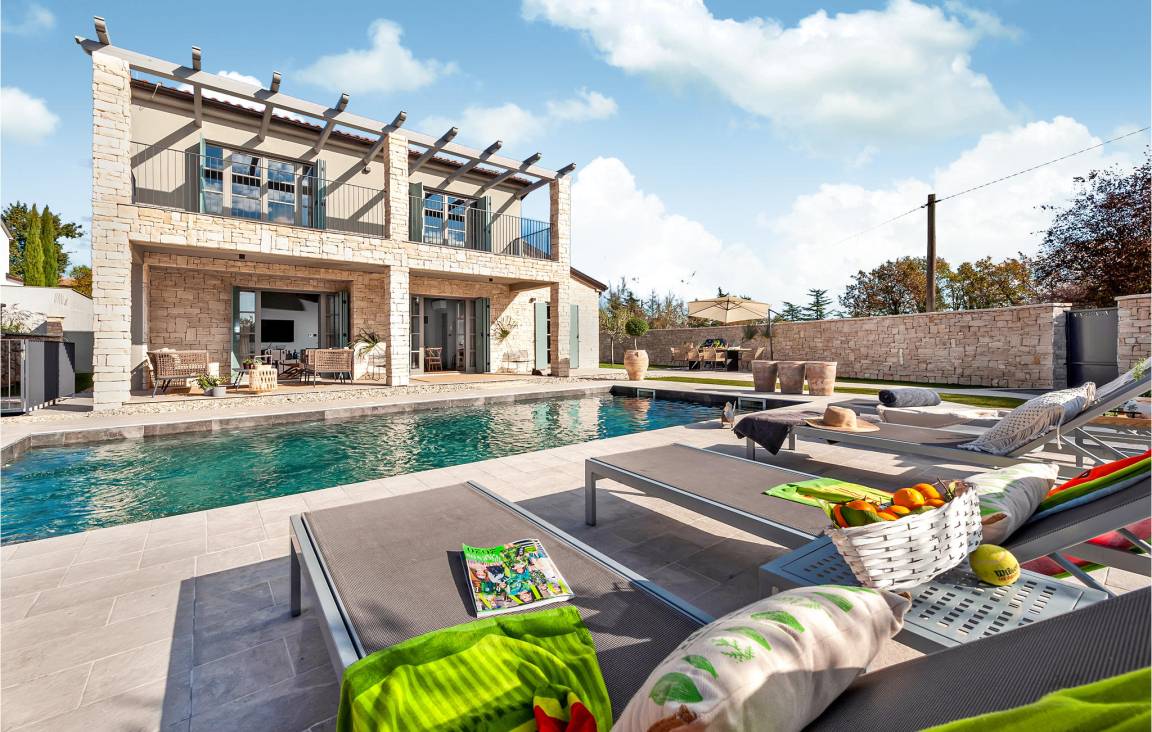 200 M² House ∙ 3 Bedrooms ∙ 8 Guests - Rovinj