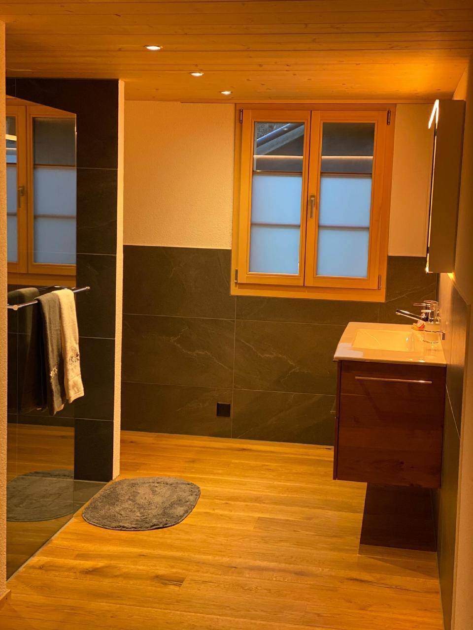 200 M² Ferienhaus ∙ 5 Schlafzimmer ∙ 12 Gäste - Hasliberg
