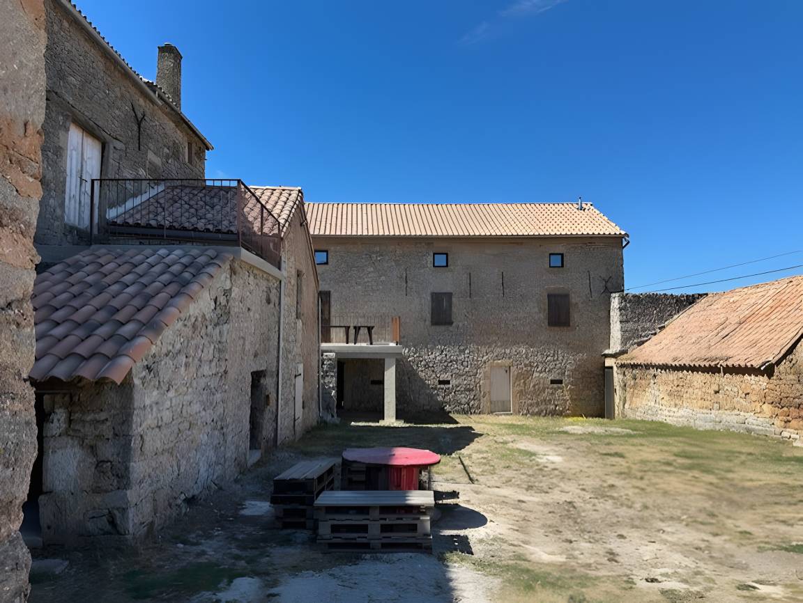 210 M² Maison De Vacances ∙ 5 Chambres ∙ 15 Personnes - Millau