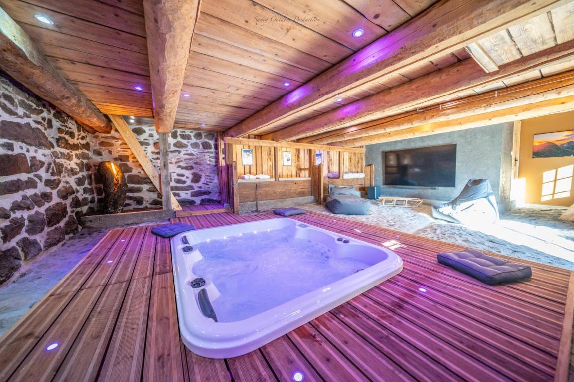 85 M² Gîte ∙ 2 Chambres ∙ 4 Personnes - Puy-de-Dôme