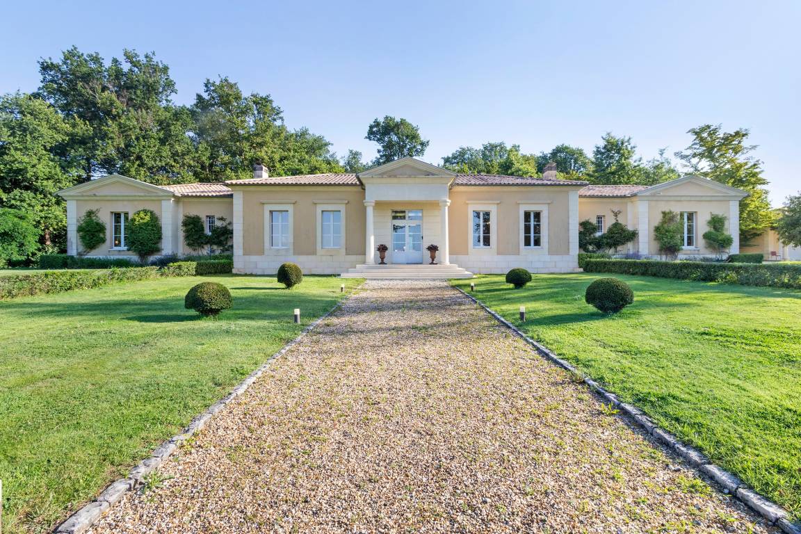 250 M² House ∙ 4 Bedrooms ∙ 9 Guests - Saint-Émilion