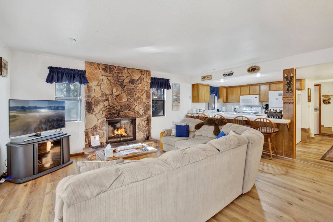 142 M² House ∙ 3 Bedrooms ∙ 8 Guests - Big Bear Lake, CA