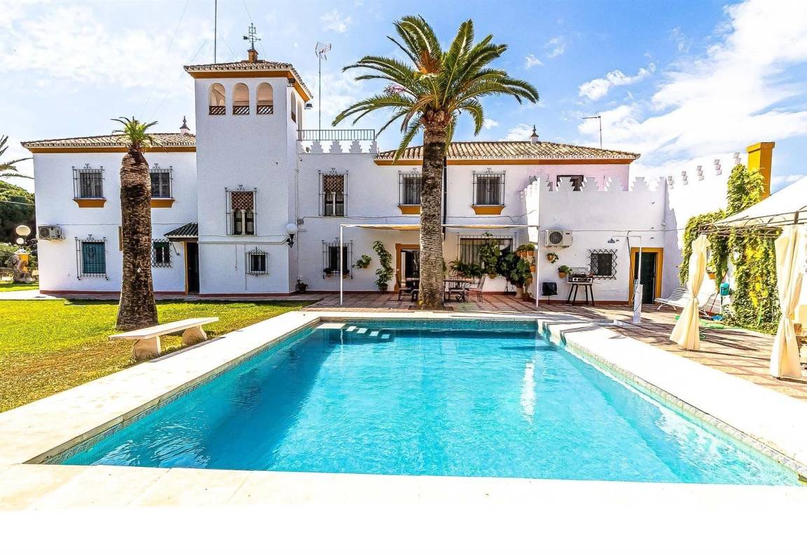 340 M² House ∙ 7 Bedrooms ∙ 14 Guests - Marchena