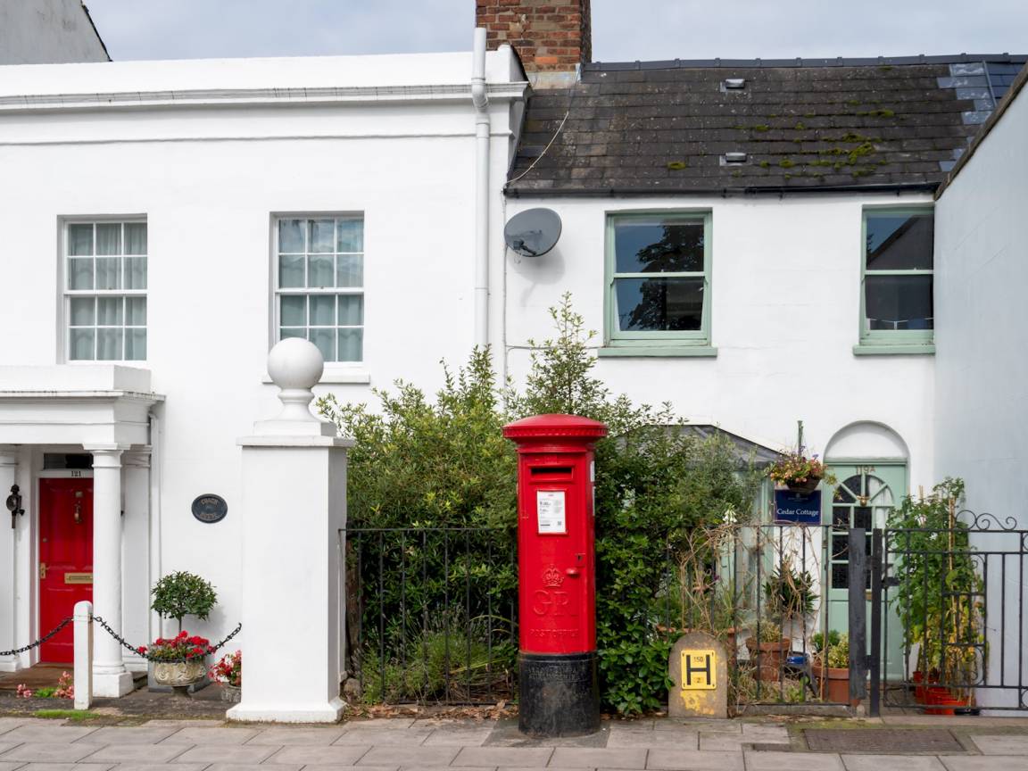 56 M² House ∙ 2 Bedrooms ∙ 4 Guests - Cheltenham