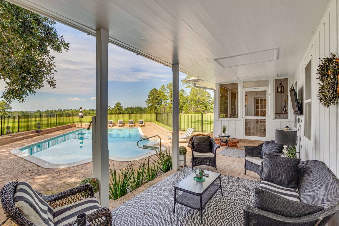 696 M² Villa ∙ 6 Bedrooms ∙ 22 Guests - Lake Iamonia, FL