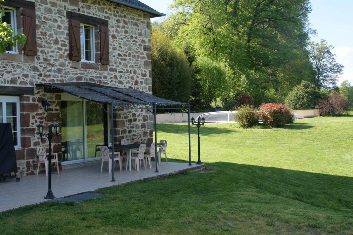 150 M² Gîte ∙ 4 Chambres ∙ 8 Personnes - Corrèze