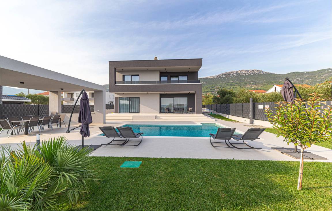324 M² Ferienhaus ∙ 4 Schlafzimmer ∙ 10 Gäste - Split