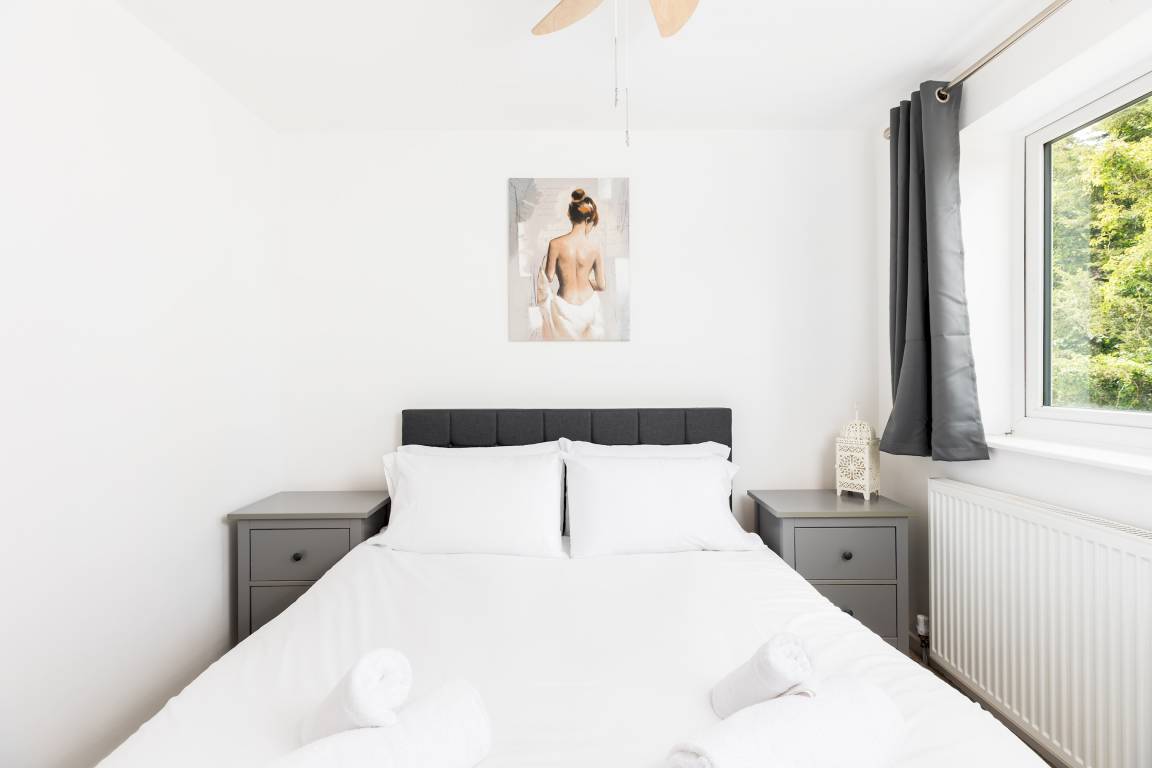 111 M² Huis ∙ 2 Slaapkamers ∙ 3 Gasten - Leamington Spa