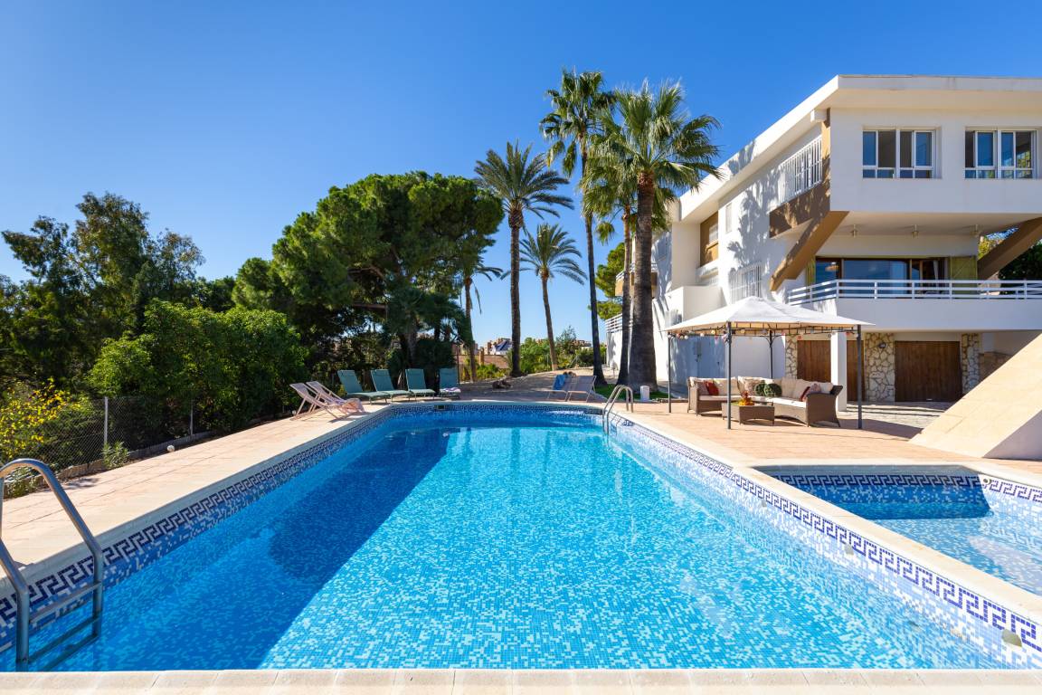 432 M² Villa ∙ 7 Bedrooms ∙ 20 Guests - Alicante