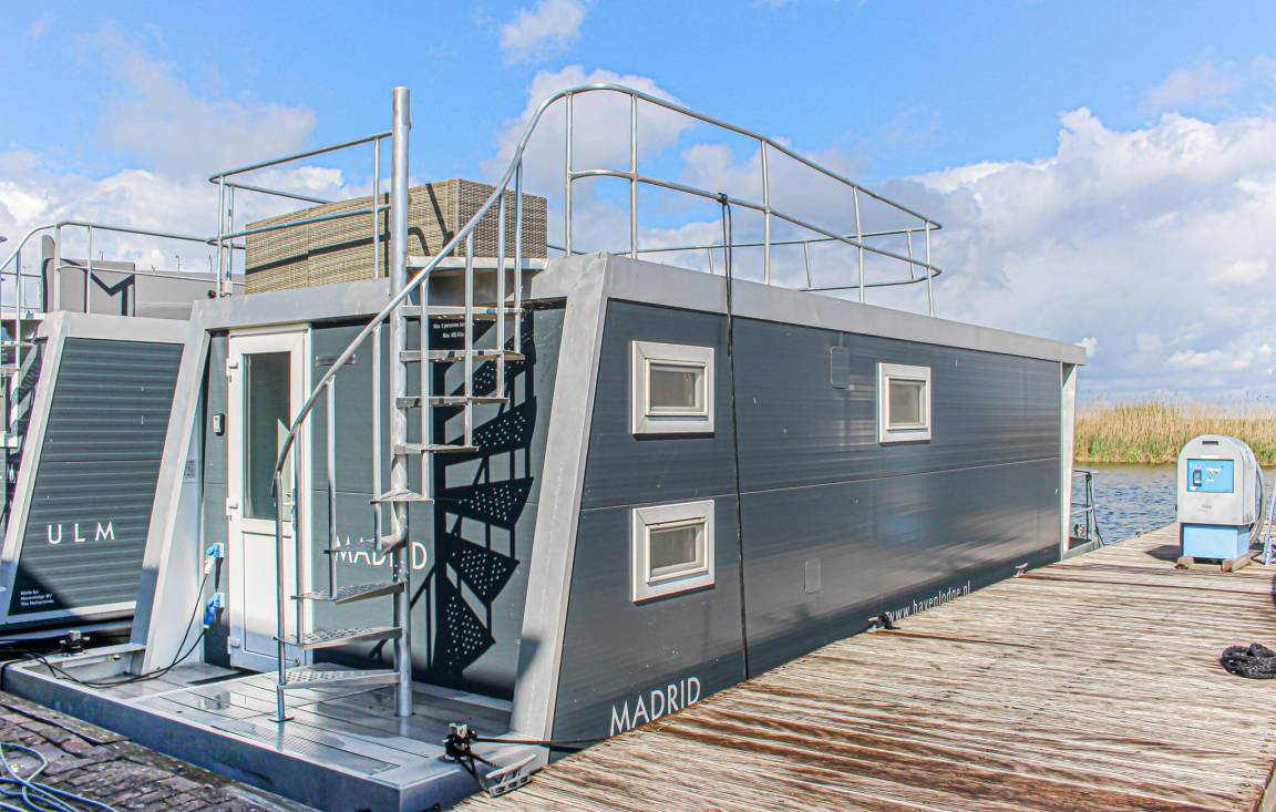 28 M² Houseboat ∙ 2 Bedrooms ∙ 4 Guests - Lelystad