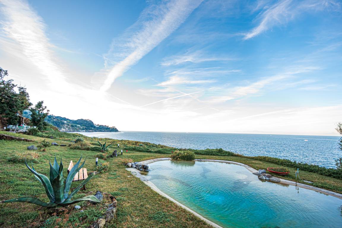 200 M² Villa ∙ 5 Bedrooms ∙ 10 Guests - Procida