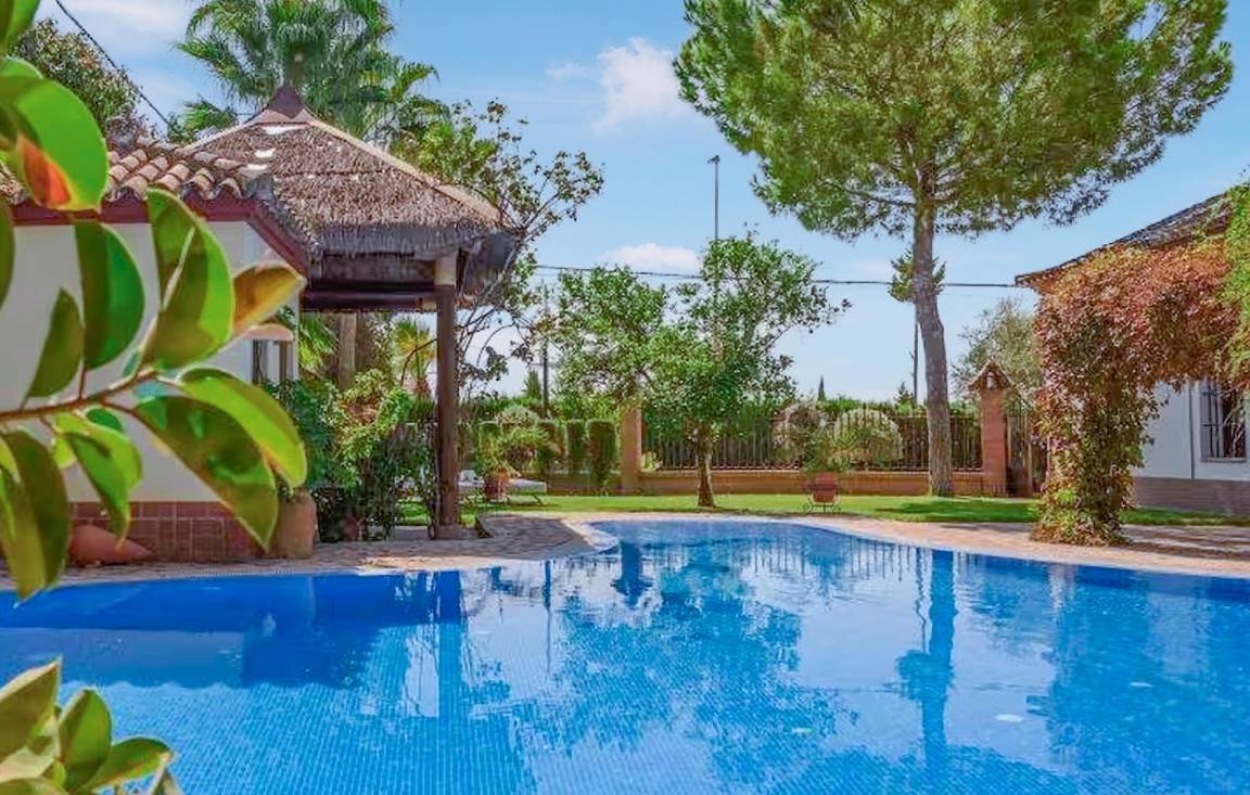 260 M² Casa ∙ 5 Habitaciones ∙ 10 Huéspedes - Écija