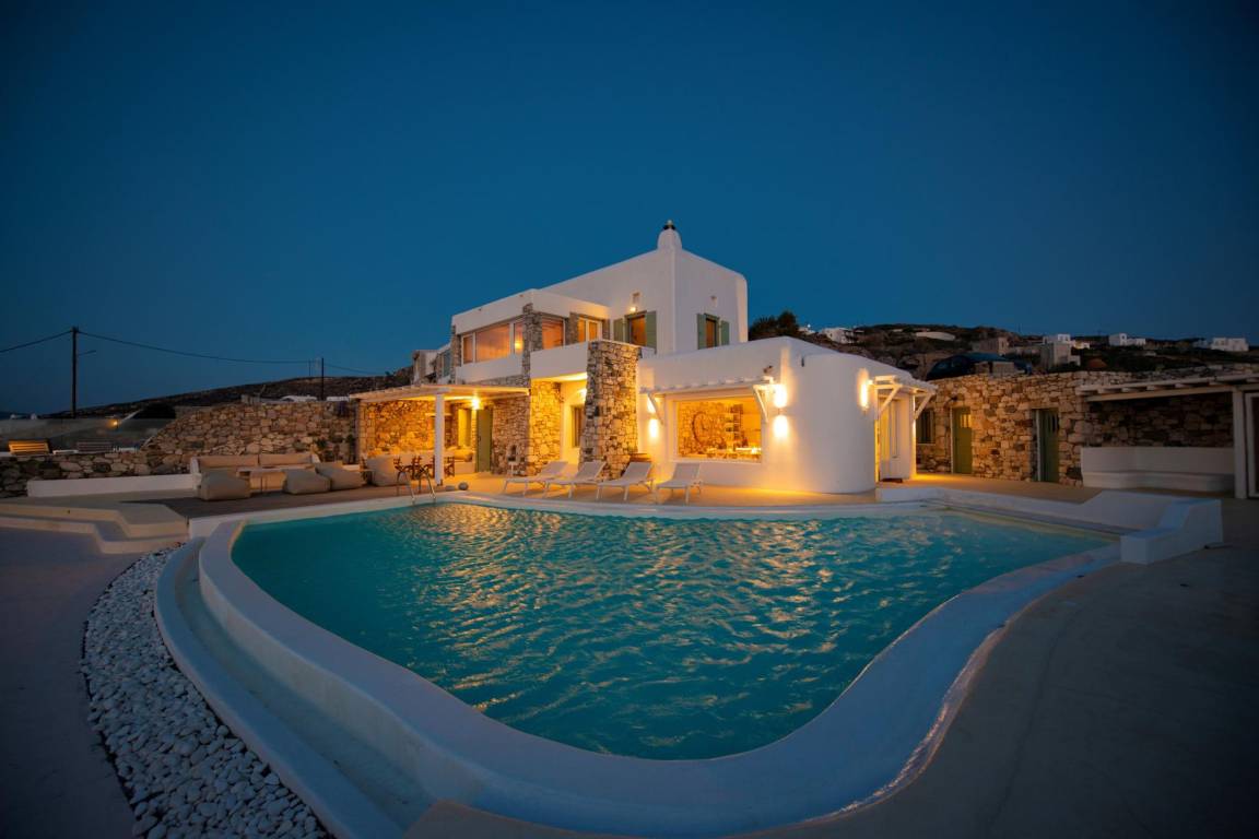 250 M² Apartment ∙ 5 Bedrooms ∙ 10 Guests - Mykonos