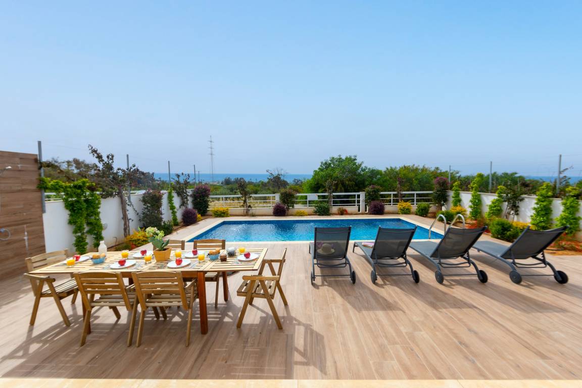 130 M² Villa ∙ 3 Bedrooms ∙ 6 Guests - Nissi Beach