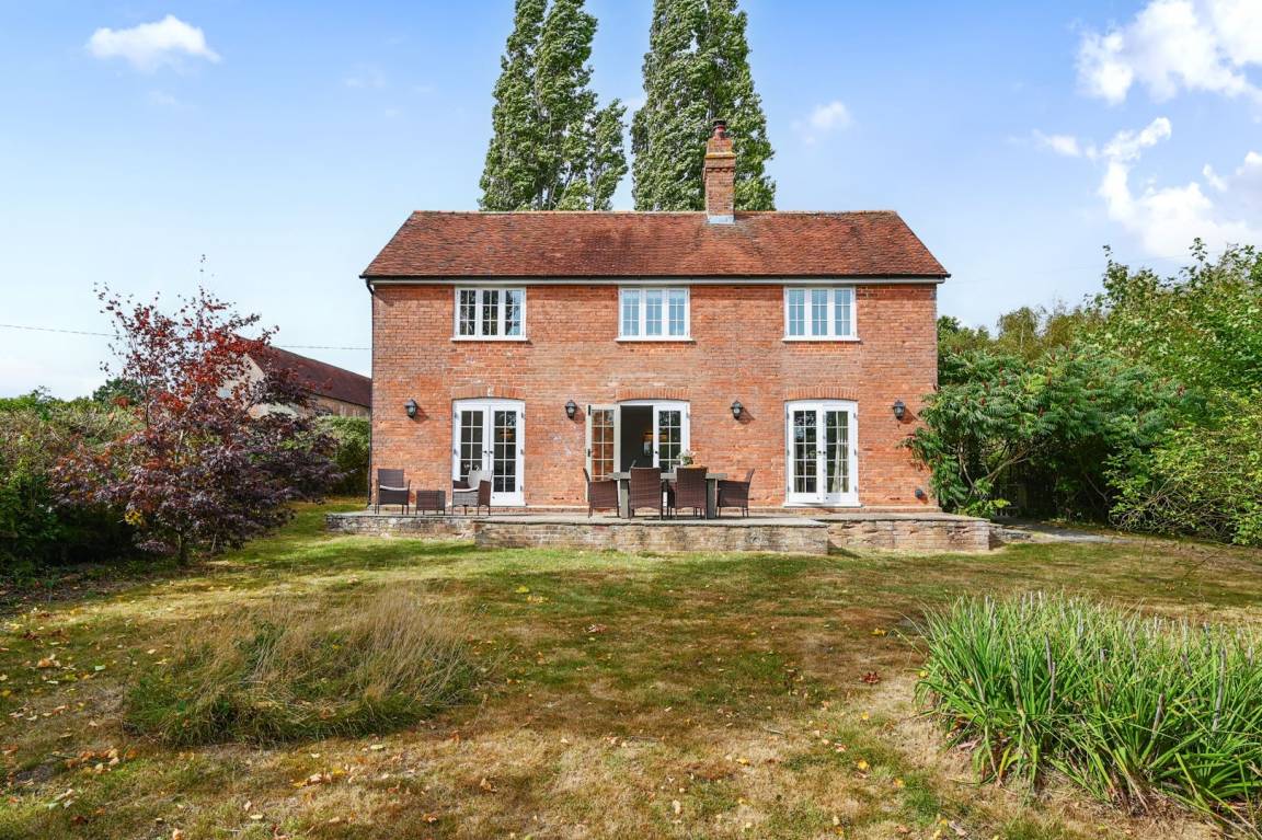Cottage ∙ 4 Bedrooms ∙ 8 Guests - Tenterden