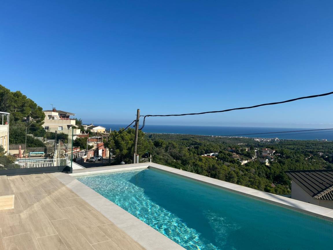 Villa ∙ 4 Chambres ∙ 10 Personnes - Cubelles