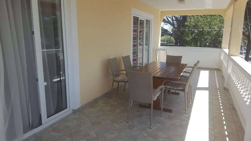 115 M² Apartment ∙ 3 Bedrooms ∙ 8 Guests - Rab