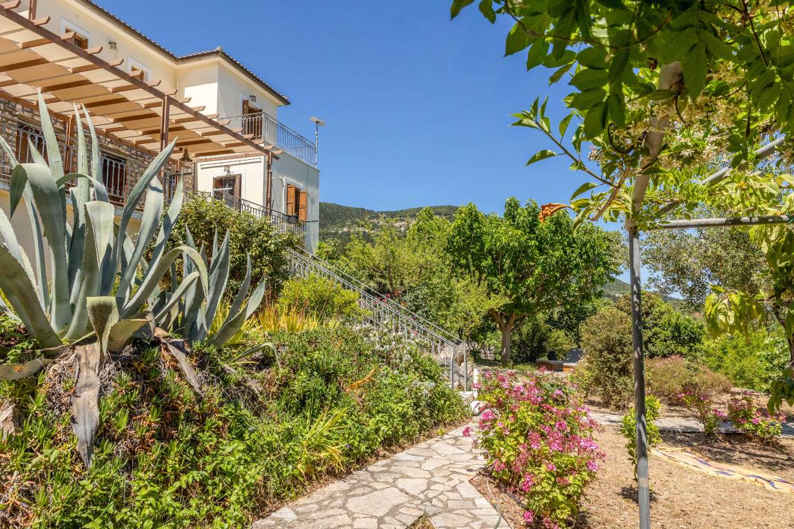 220 M² Villa ∙ 5 Bedrooms ∙ 14 Guests - Fiskardo