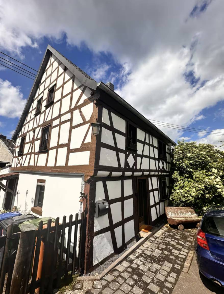 90 M² Ferienhaus ∙ 3 Schlafzimmer ∙ 5 Gäste - Bad Honnef