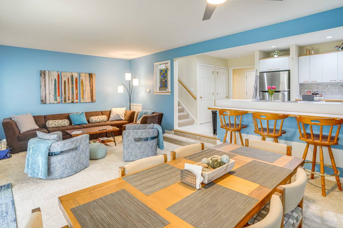 125 M² Apartment ∙ 2 Bedrooms ∙ 4 Guests - Pontoosuc Lake, MA