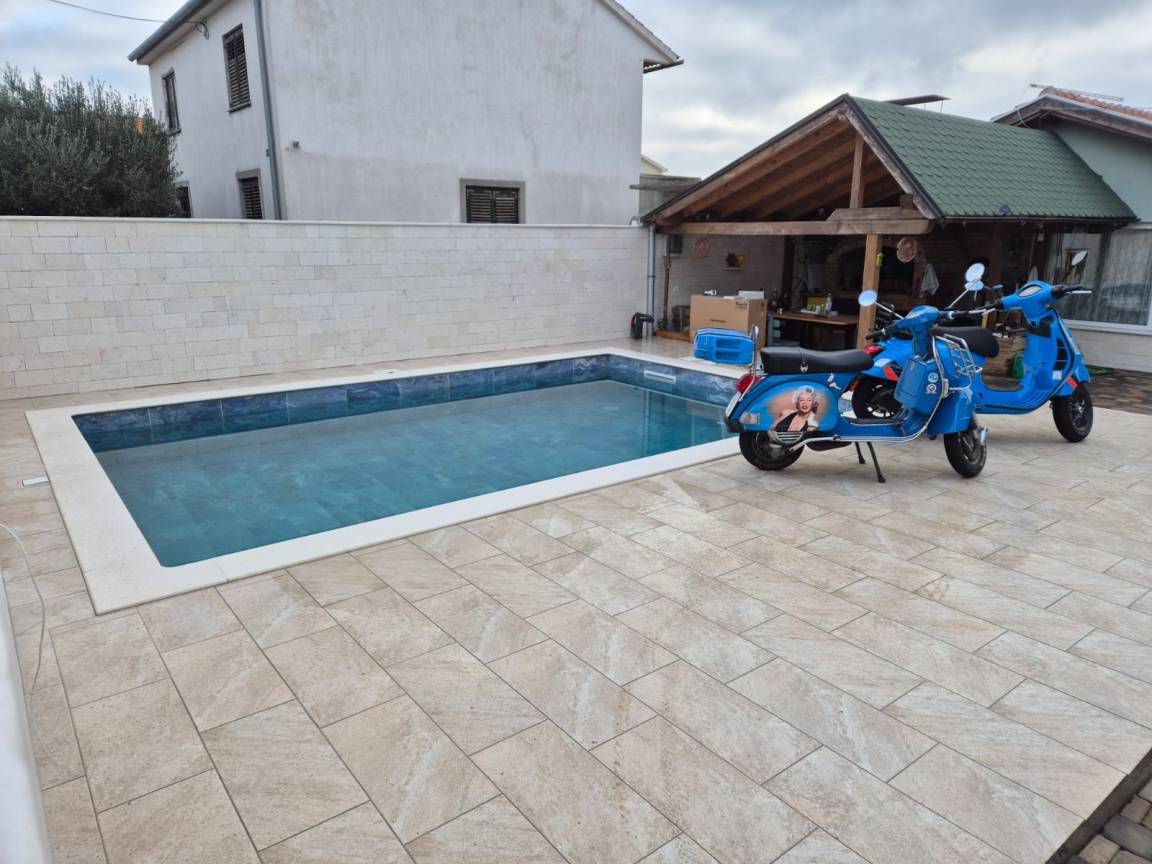 137 M² Maison De Vacances ∙ 4 Chambres ∙ 10 Personnes - Biograd na Moru
