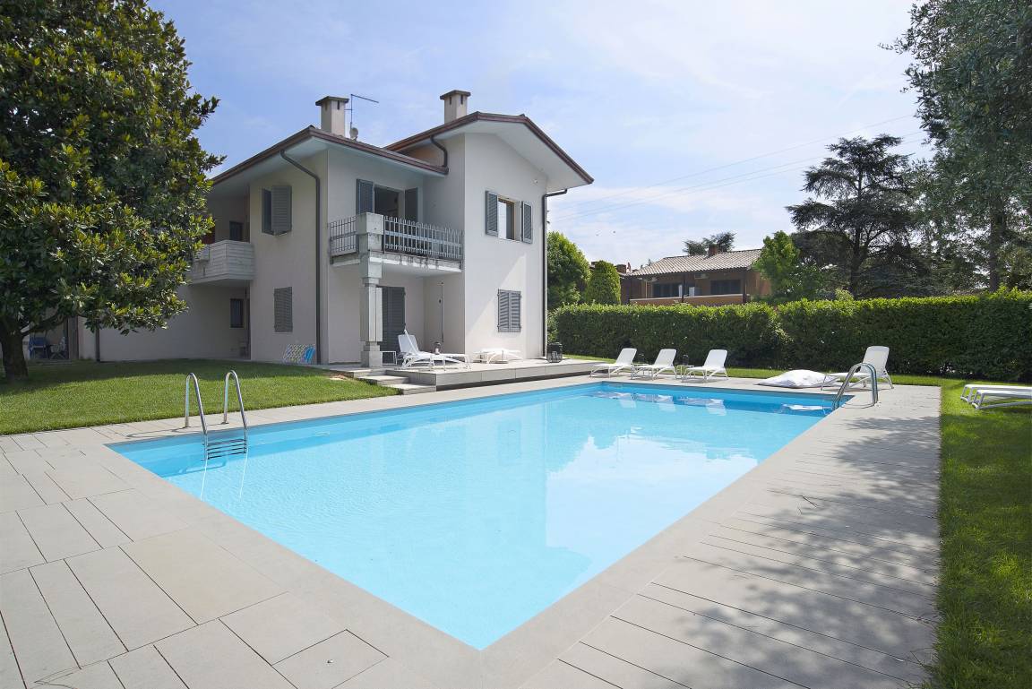 35 M² Appartement ∙ 1 Chambre ∙ 2 Personnes - Sirmione