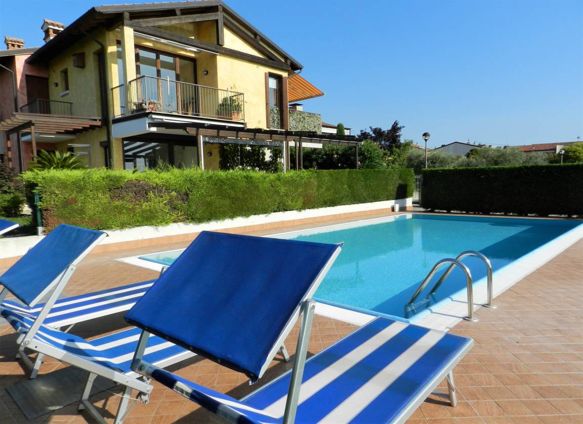 65 M² Ferienwohnung ∙ 2 Schlafzimmer ∙ 5 Gäste - Lazise