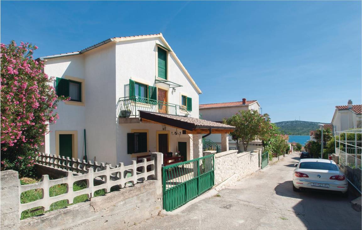80 M² Apartment ∙ 3 Bedrooms ∙ 6 Guests - Tisno