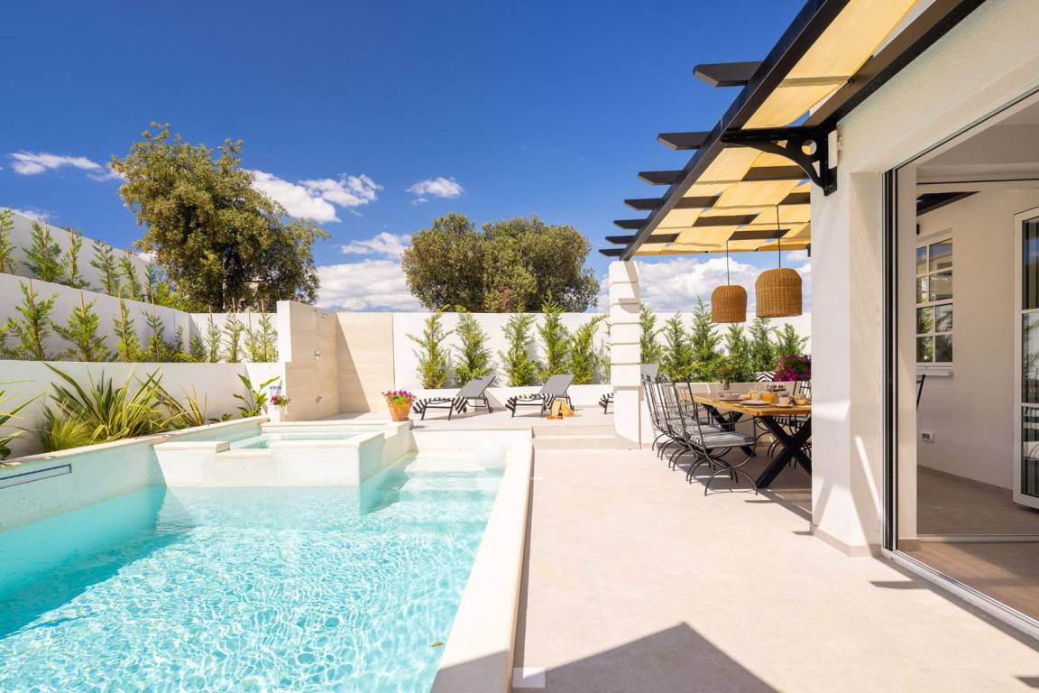 200 M² Villa ∙ 4 Schlafzimmer ∙ 8 Gäste - Rogoznica