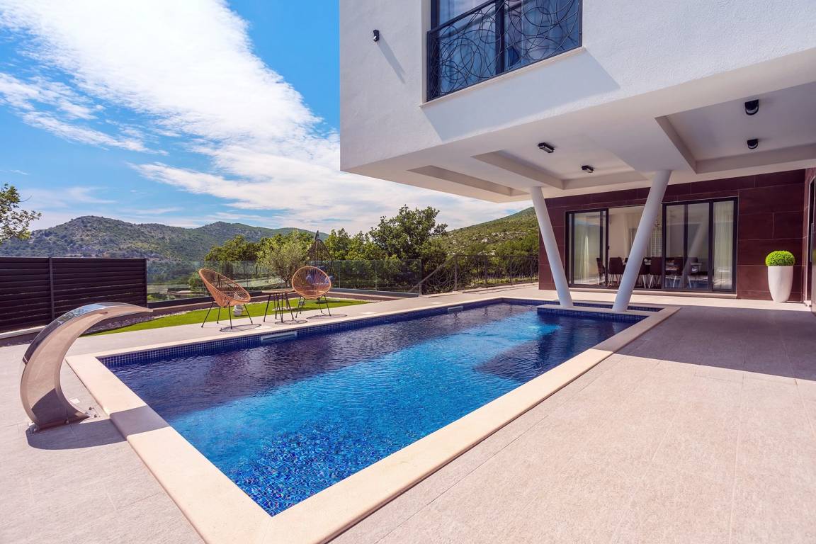 260 M² Villa ∙ 3 Schlafzimmer ∙ 8 Gäste - Omiš