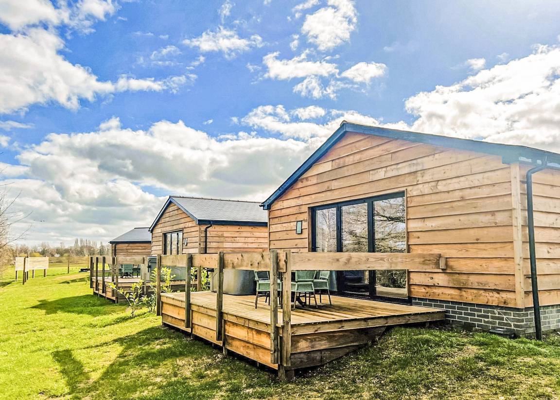 Chalet ∙ 2 Bedrooms ∙ 4 Guests - Suffolk