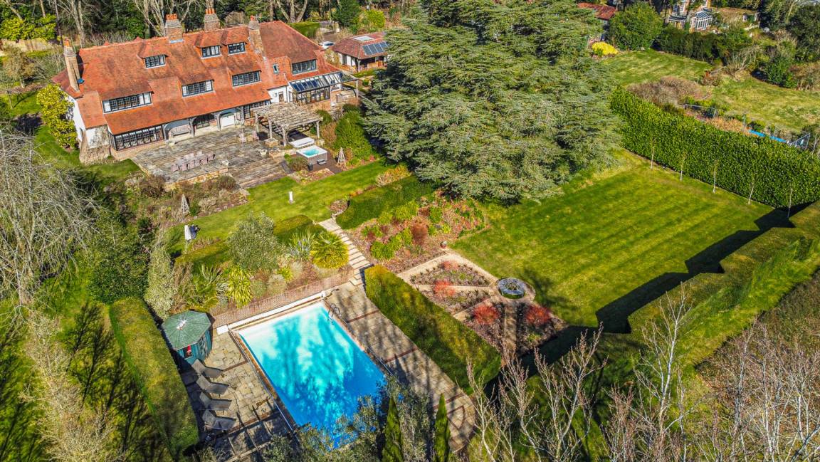 House ∙ 6 Bedrooms ∙ 14 Guests - Marlow