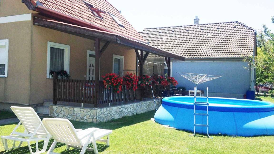 130 M² House ∙ 5 Bedrooms ∙ 11 Guests - Szigliget