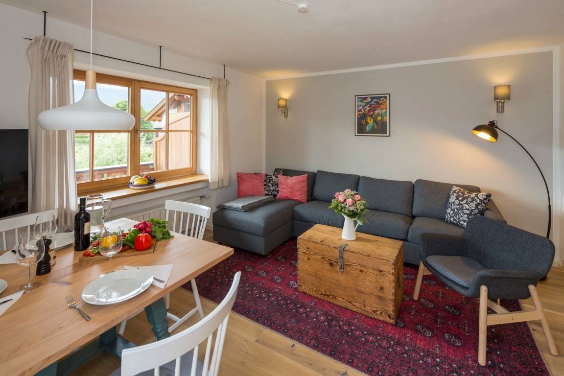 79 M² Apartment ∙ 2 Bedrooms ∙ 4 Guests - Mittenwald