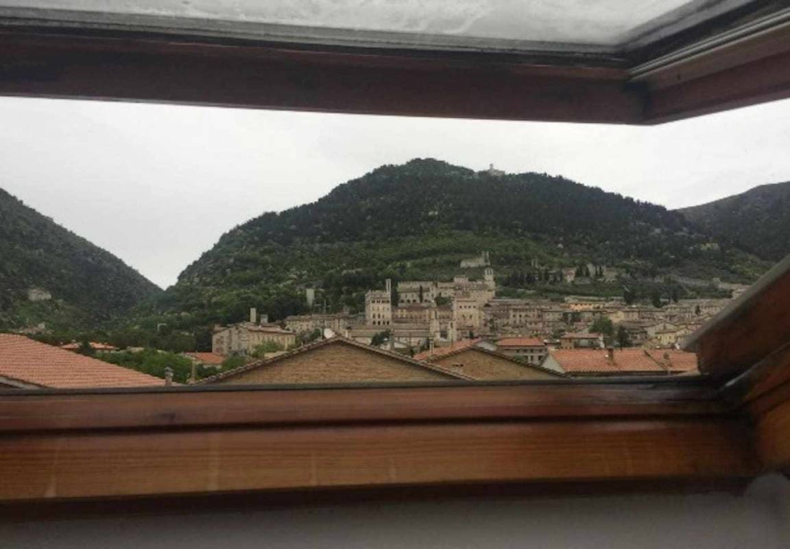 90 M² Apartamento ∙ 2 Habitaciones ∙ 4 Huéspedes - Gubbio
