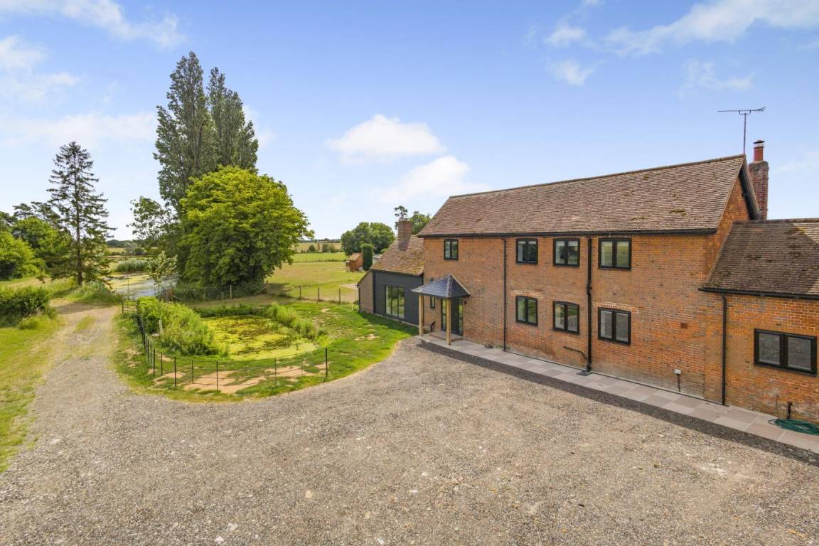 Cottage ∙ 5 Bedrooms ∙ 10 Guests - Essex