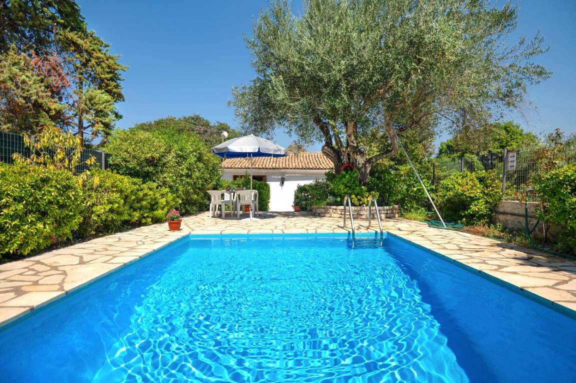 55 M² Cottage ∙ 2 Bedrooms ∙ 3 Guests - Corfu