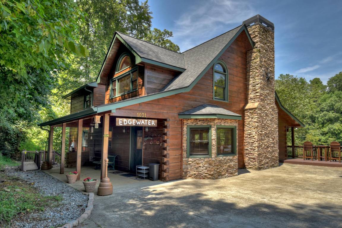 Cabin ∙ 3 Bedrooms ∙ 14 Guests - Ellijay